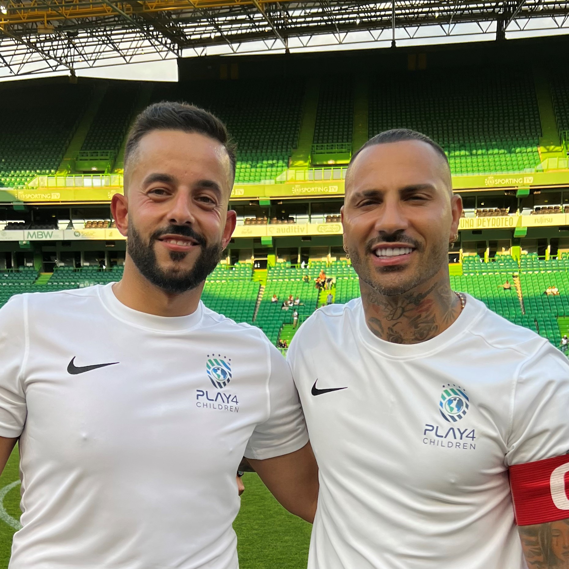 Invictus plays football for the children - EUROMOVERS